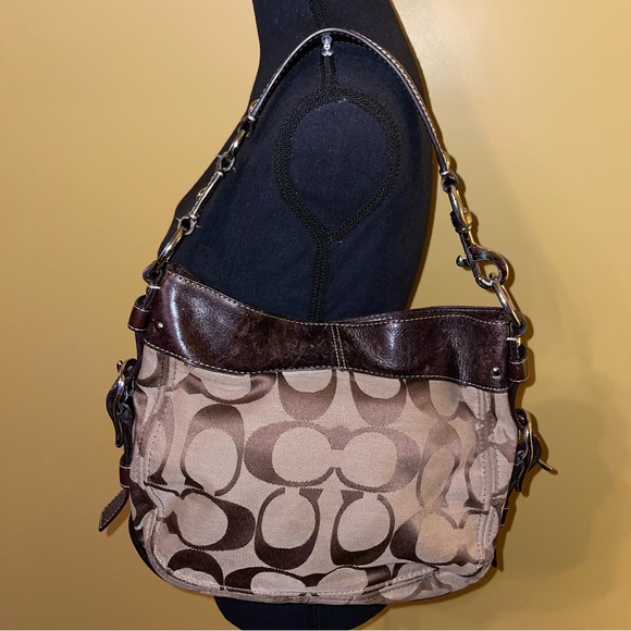 Coach | Bags | Coach Purse One Inner Zipper Compartment Two Inner Open ...